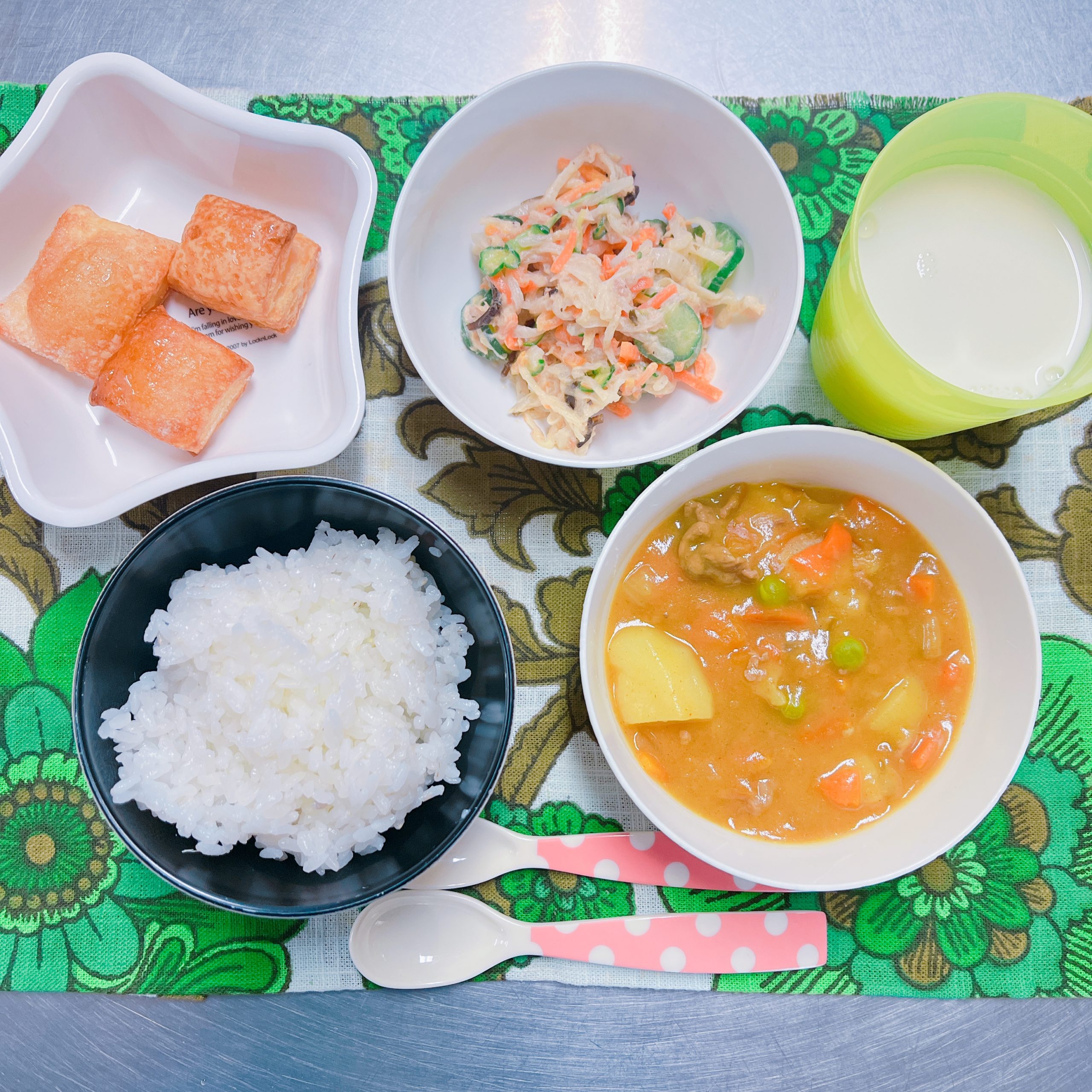 12月26日の給食💛一口パイ | MOKU